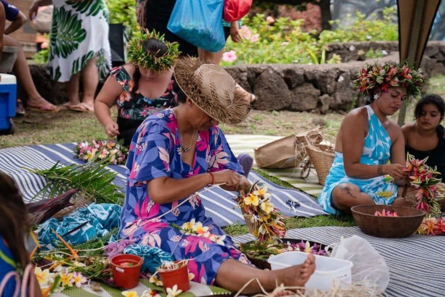 Artesanía exótica y tradicional en Isla de Pascua - HOTEL TAHA TAI